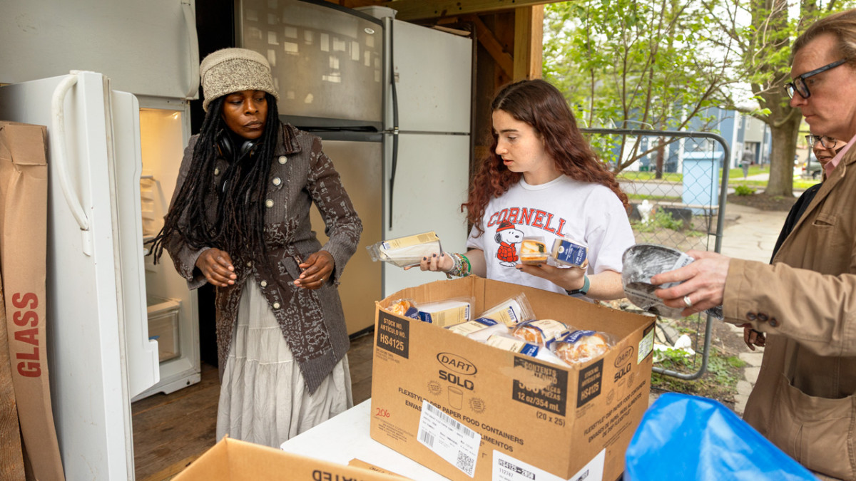 From the Living Lab: Students tackle campus trash and food waste ...