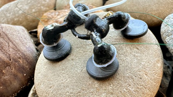 Combustion powers bug-sized robots to leap, lift and race | Cornell ...