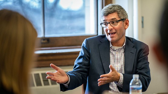 Alum shares how he balances public, private sectors of law practice ...